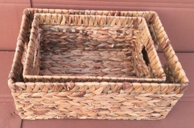 China Eco-Friendly Handwoven Water Hyacinth Storage Basket Hamper 60L Capacity for sale