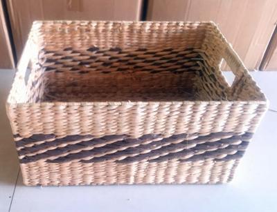 China Eco-Friendly Handwoven Water Hyacinth Storage Basket Hamper 40L Capacity for sale