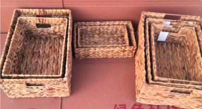 China Eco-Friendly Handwoven Water Hyacinth Storage Basket Hamper 60L Capacity for sale