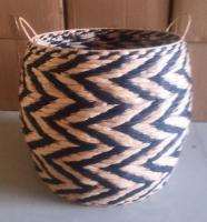 China Eco Friendly Seagrass Storage Basket 40x30cm Handwoven Water Hyacinth Organizer for sale