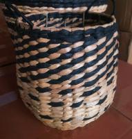 China Eco Friendly Seagrass Storage Basket 40x30cm Handwoven Water Hyacinth Organizer for sale