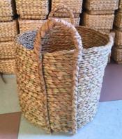 China Eco Friendly Seagrass Storage Basket 40x30cm Handwoven Water Hyacinth Organizer for sale