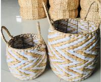 China Eco Friendly Seagrass Storage Basket 40x30cm Handwoven Water Hyacinth Organizer for sale