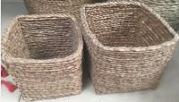 China Eco Friendly Seagrass Storage Basket 40x30cm Handwoven Water Hyacinth Organizer for sale