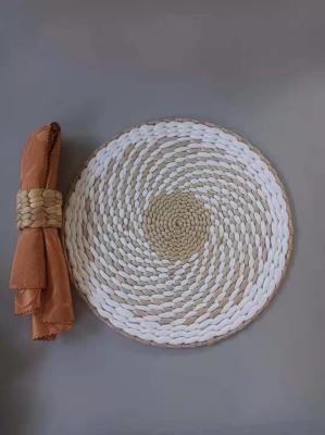 China Natural Water Hyacinth Woven Placemat 30cm Eco Friendly Handmade Seagrass Rattan Table Mat for sale