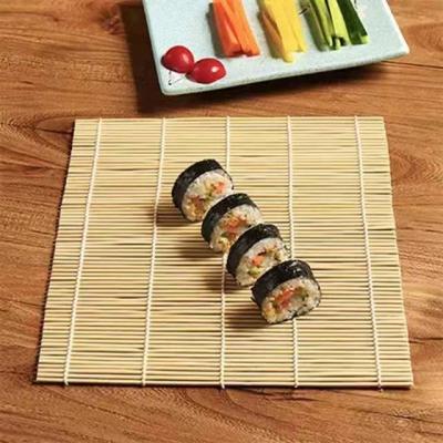 China Natural Water Hyacinth Woven Placemat 30cm Eco Friendly Handmade Seagrass Rattan Table Mat for sale