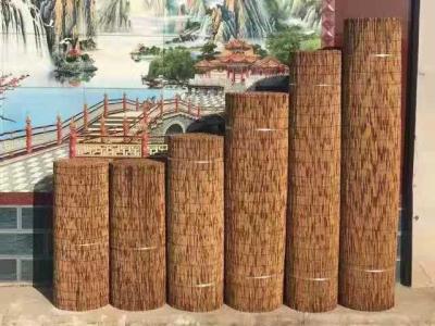 China Carbonized Natural Reed Fence Panel 180x180cm Eco Friendly Outdoor Garden Privacy Screen for sale
