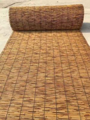 China Carbonized Natural Reed Wicker Fence Outdoor Garden Privacy Panels Eco Friendly 1.8m x 1.2m for sale