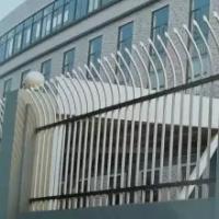 China Restaurants Tubular Steel Fence Bent Metal Fence All Season ISO9001 for sale