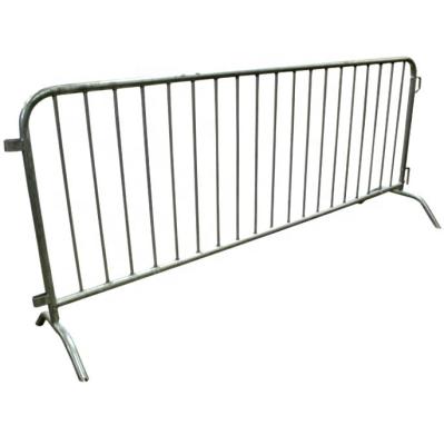 China 32mm 2.3m 2.5m Crowd Control Fencing Galvanised Crowd Control Barriers lamp farm for sale
