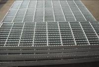 China Heavy Duty 824mm 30X4 Steel Grating Panels Floor Forge Walkway Galvanised Steel Grating for sale