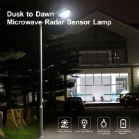 China Sustainable Lighting Solution Solar Powered LED Street Light With Long Lasting Battery for sale