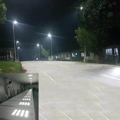 China Outdoor Dusk To Dawn 120 Watt Solar Street Light Inbuilt Batteries for sale