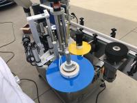 China Good Quality Fully Automatic Round Bottle Labeling Machine / Sticker Self Adhesive for sale