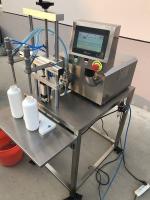 China Gear Pump Semi Automatic Bottle Filling Machine Two Heads For High Viscosity Cream for sale