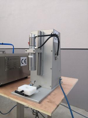China Pneumatic CE Semi Capping Machine Oral Liquid Solution , Single Head Capping Machine for sale