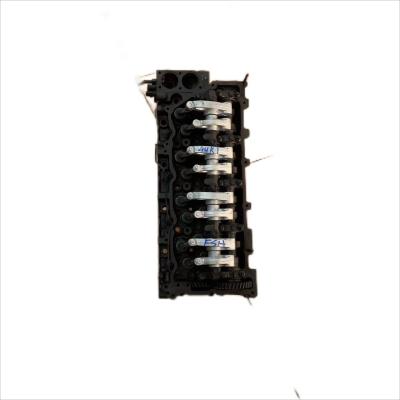 China Isuzu 4HK1T Cylinder Head Cover 2004-2006 Aluminum Alloy Engine Code Custom for sale