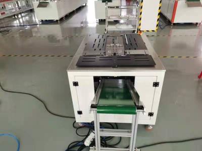 China Mat Auto Clothes Folding Machine 220V 50Hz Highly Intelligent for sale