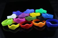 China 125Khz RFID Tag EM4100 Read Only Programmable RFID Bracelet Access Control for sale
