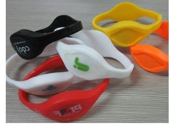 China Multicolor Rewritable RFID Dual Frequency Wristband TK4100 F08 125kHz 13.56MHz for Membership for sale