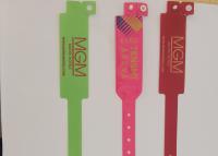 China Disposable PVC RFID Wristband 13.56MHz Waterproof Adjustable Hospital Event Access Control 350x15mm for sale