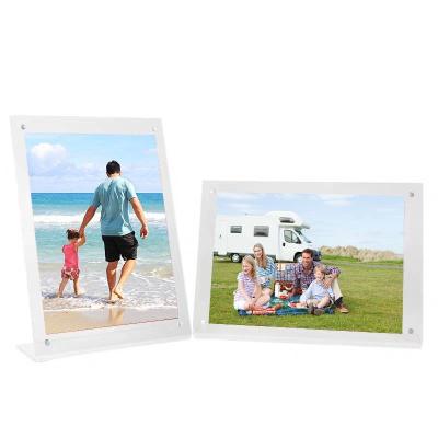 China Clear Magnetic Tabletop Photo Frames Lightweight Drop Resistant for sale