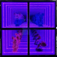 China LED Luminous Infinity Mirror Display Cabinet for Furniture Wine Bar in Red White Blue for sale