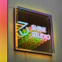 China Customizable Colors 3D LED Infinity Effect Mirror Light Neon Sign with Glass Material for sale