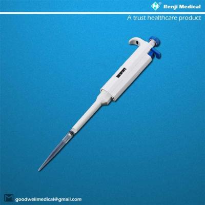 China 1000ul Sterile Pipette Tips Universal For Eppendorf / Gilson for sale