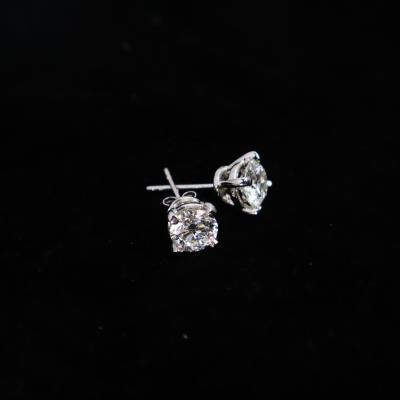 China Custom 18K Gold Diamond Stud Earrings 1-3 Carat with IGI GIA Certification for Wedding Anniversary Gift for sale