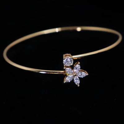 China Custom 18K Gold Flower Diamond Bracelet 1-3 Carat with IGI GIA Certification for Engagement Wedding for sale