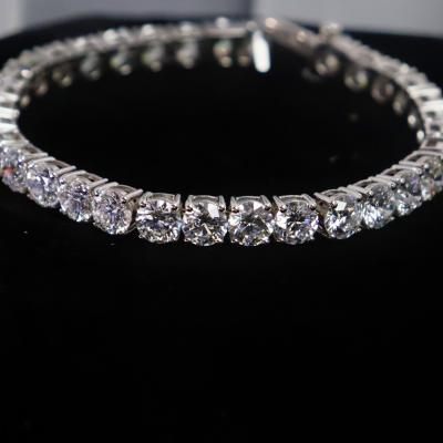 China Customizable 18K Gold Diamond Bracelet with 1-3 Carat Lab Grown Diamonds IGI GIA Certified for sale