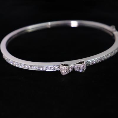 China 18K Solid Gold Bracelet with 1-3 Carat VVS Diamond Bowknot Design for Women Wedding Party Jewelry for sale