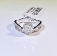 China Crown 18K Gold Lab Grown Diamond Ring 0.5-3 Carat with IGI GIA Certification for Women Engagement for sale