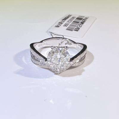 China Crown 18K Gold Lab Grown Diamond Ring 0.5-3 Carat with IGI GIA Certification for Women Engagement for sale
