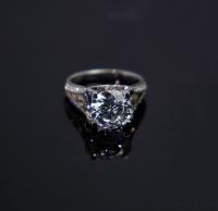 China Bullhead 18K Gold Customized Lab Grown Diamond Rings 1-3 Carat with IGI GIA Certification for Engagement Wedding for sale
