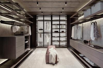 China Custom Walk In Closet Wardrobe with Glass Door Panels 2400mm Height for sale