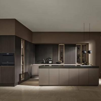 China 2024 Custom Color Luxury Wood Veneer Kitchen Cabinet with Island Cupboards - 20-40 Day Lead Time, Multiple Material Options for sale
