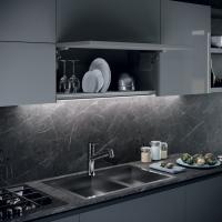 China Modern Melamine Faced Chipboard Kitchen Cabinets with Peninsula and Sink Custom 18mm for sale