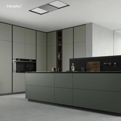 China Custom Green Melamine Kitchen Cabinets with Island 18mm Plywood Full Home Furniture for sale