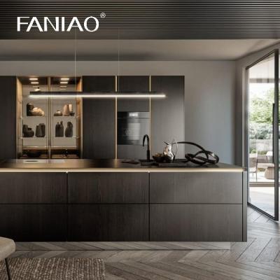 China Luxury Modular Kitchen Cabinets 18mm Melamine Board Modern Villa Wooden House Furniture for sale