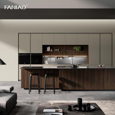 China Modern Minimalist Kitchen Cabinet Sets with 18mm Plywood Construction and Custom Stainless Steel Countertops for sale