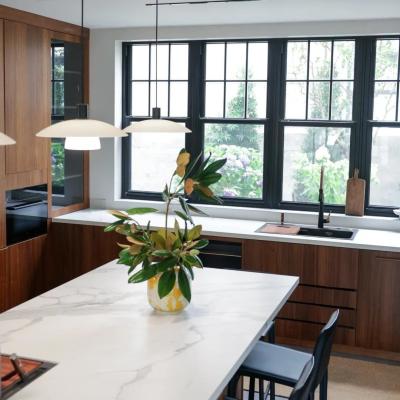 China Custom Matt Modern Wood Grain Kitchen Island Cabinet for Villa 18mm Plywood for sale