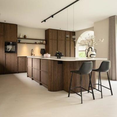 China Custom PVC Kitchen Cabinets 18mm MDF Modern Kitchen Island Designs for Villa Apartment for sale