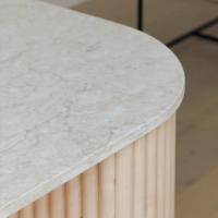 China Luxury Solid Wood Kitchen Cabinets with 0 Silica Quartz Stone Surface 20mm for Builder Projects for sale