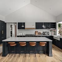 China Australian Kitchen Cabinet Wooden Modular Melamine Luxury Modern Kitchen Furniture Cabinets for Villa for sale
