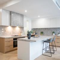 China Antifungal Plywood Modular Kitchen Island Cabinets with Living Sink for Apartment Projects for sale