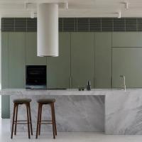 China Moisture Proof Solid Plywood Modular Kitchen Island Cabinets 18mm for Villa Apartment with Dining Sink for sale
