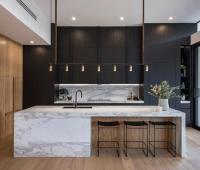 China Custom Solid Ash Wood Kitchen Cabinets with Soft-Close Hinges and Quartz Countertop 18mm for sale