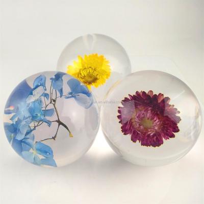 China 2022 Hot Sales Color Logo Inexpensive Masonry Shape Paperweight Resin Craft for sale